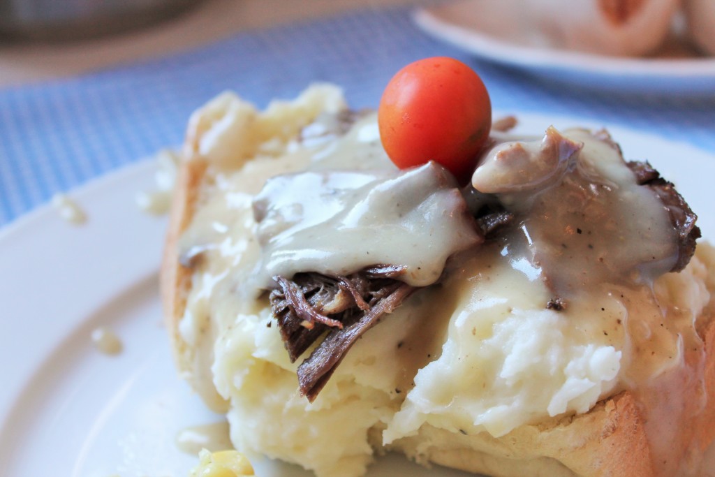 Hot Beef Sundae | The Gingham Apron