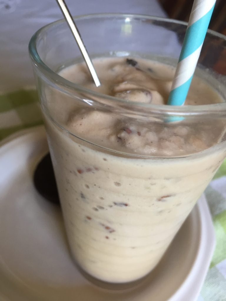Butter Pecan/Oreo Shake | The Gingham Apron