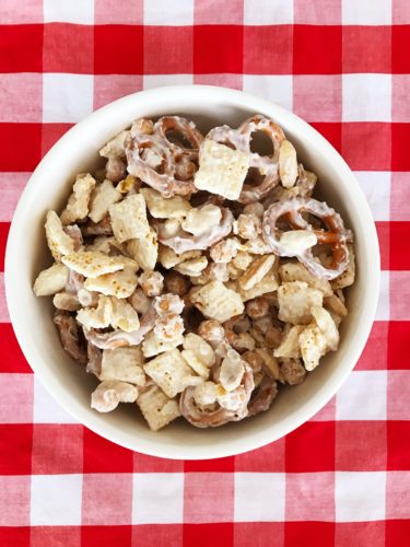Blizzard Party Snack Mix | The Gingham Apron